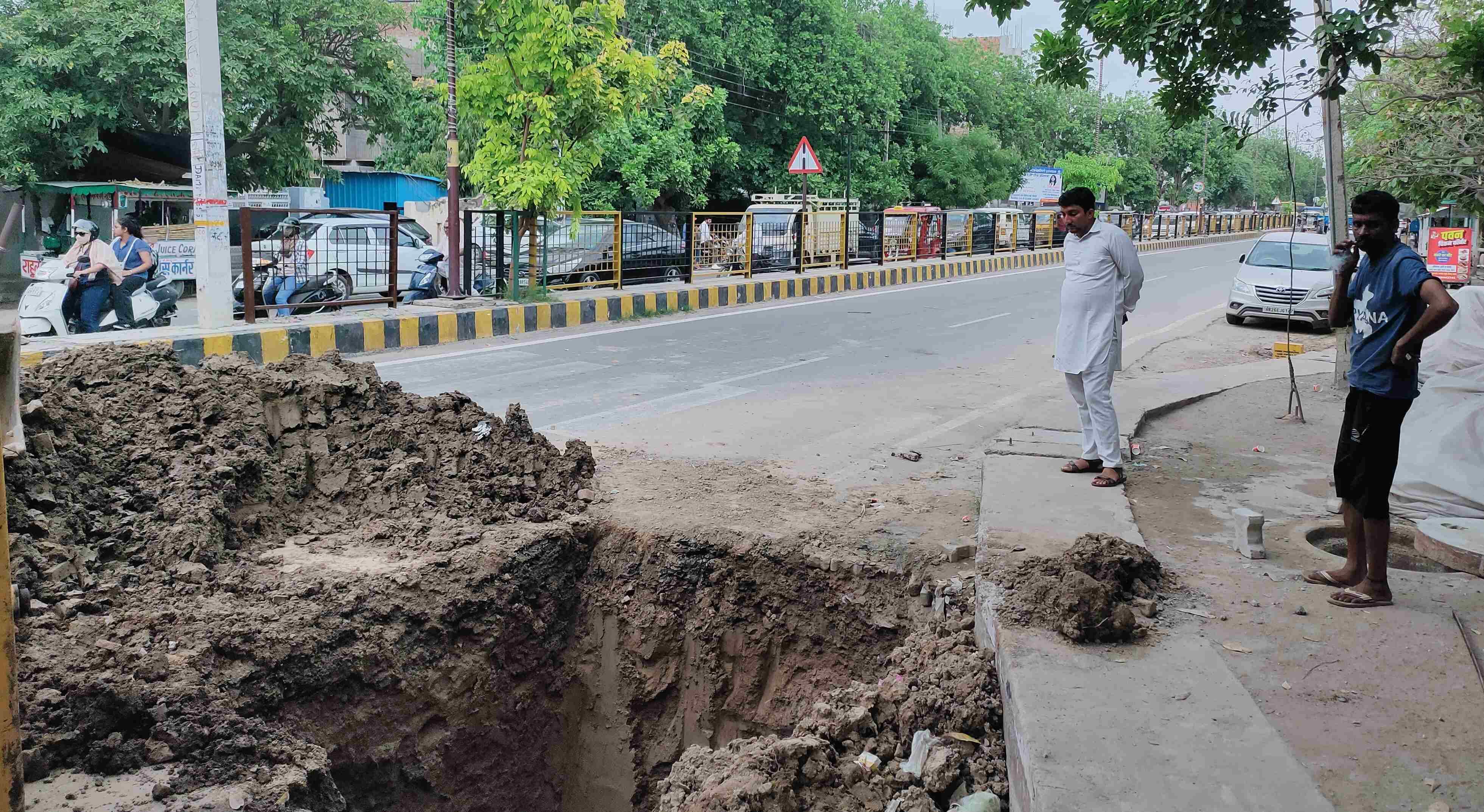 Sunken Sewer Line Repaired, Road Jammed Due To One-way Traffic - Hisar ...