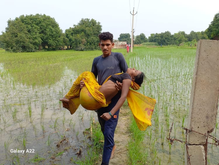 Dead Body Of Youth Found In Tube Well Chamber - Hathras News - Hathras ...