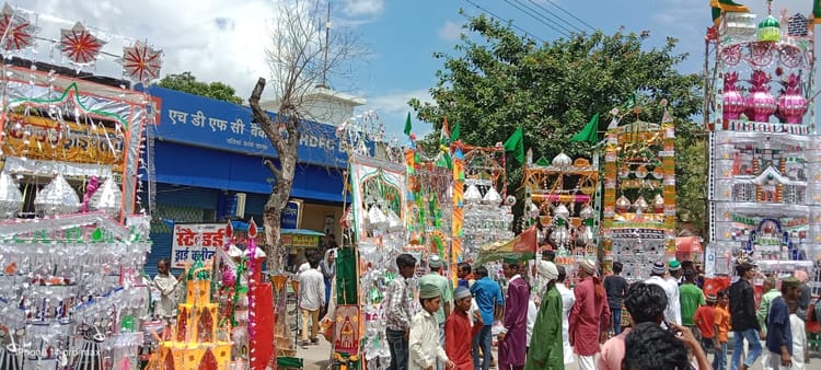 Get Refreshed By Eating God's Food In Gamangeen Mahal. - Lakhimpur ...