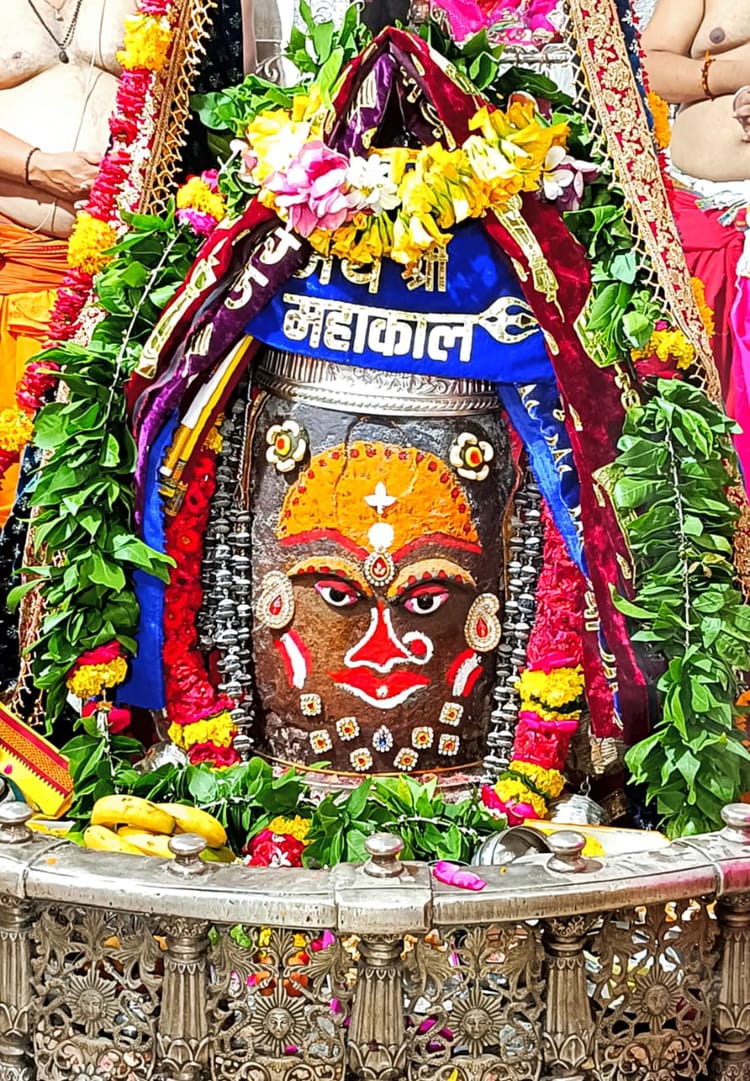 Baba Mahakal Dressed As A Goddess In Bhasmarti With A Bindi On His Head ...