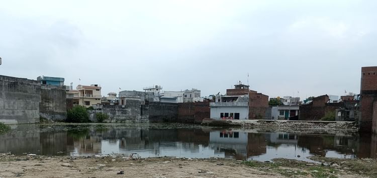 There Are Heaps Of Garbage At Many Places In Naugawan Pakadia, There Is ...