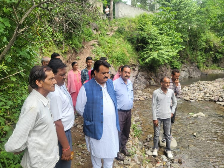 Families Of Harijan Colony Of Rohin Are Crossing The Ravine Without A ...