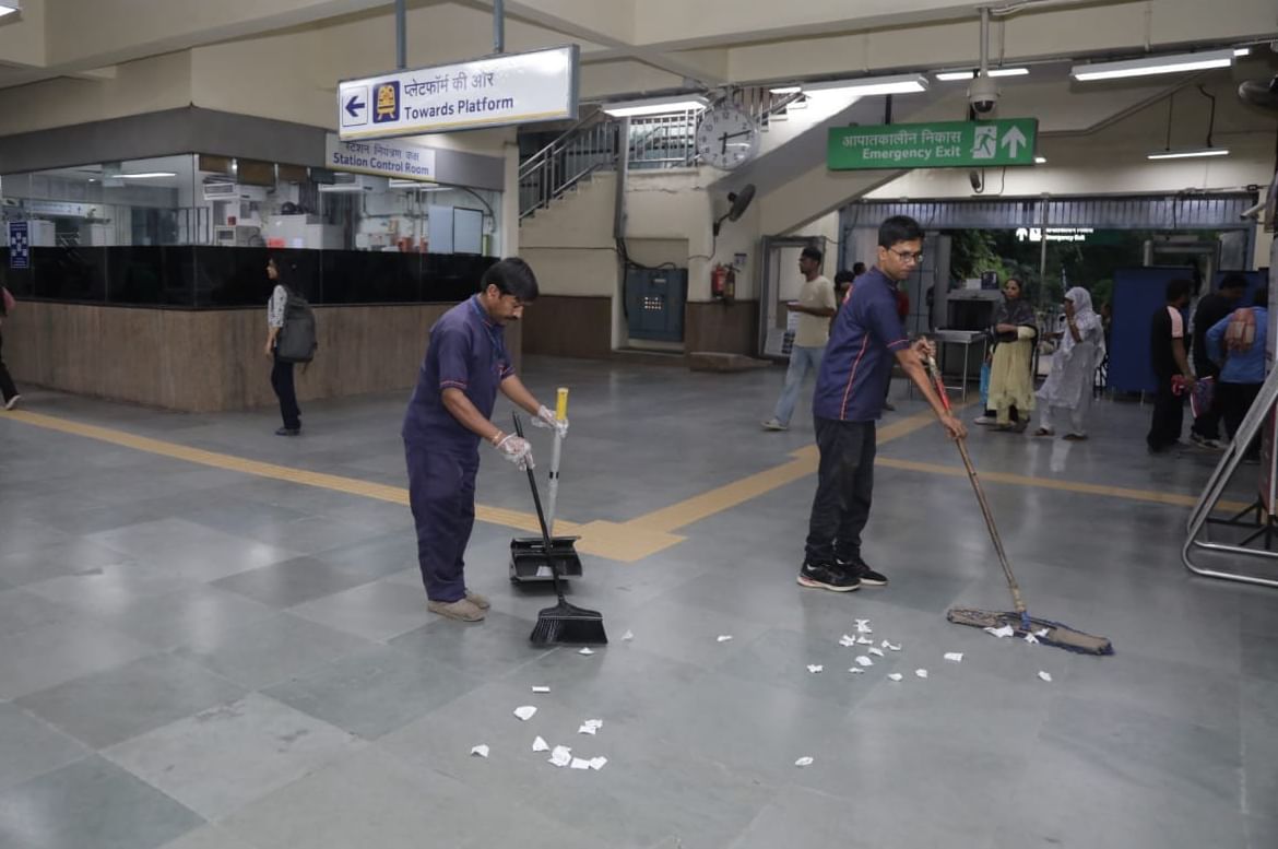 Dmrc Launched Swachhta Hi Seva Campaign In Metro Premises. - Jhajjar ...