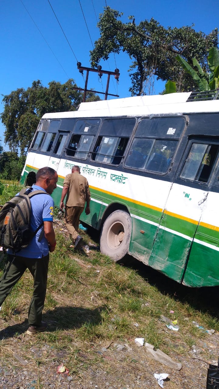 Pressure Pipe Of Hrtc Bus Burst In Ichchi, Passengers Narrowly Escaped ...
