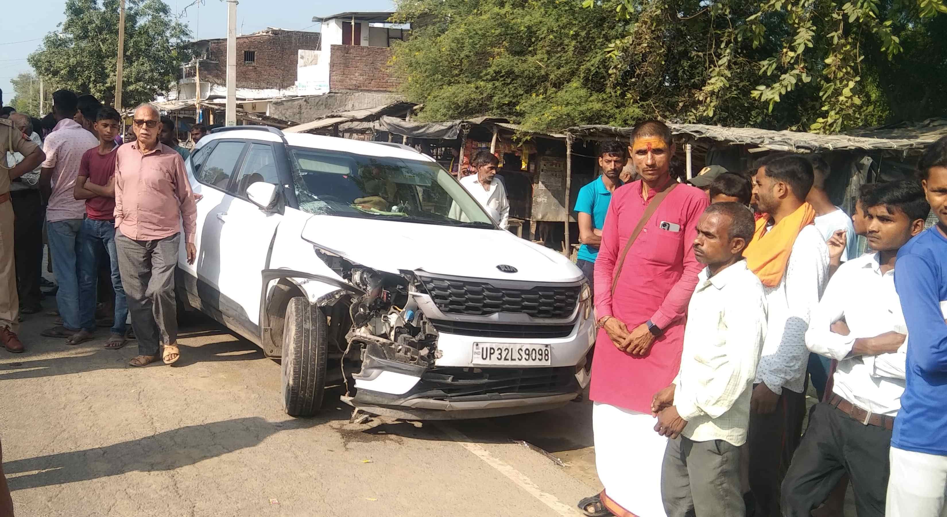 Uncontrollable Car Hits Four, Two Die - Gonda News - Gonda News:बेकाबू कार ने चार को मारी टक्कर ...