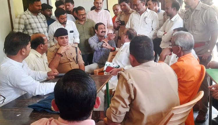 Two Hindu Organizations Came Face To Face Regarding The Venue Of The ...