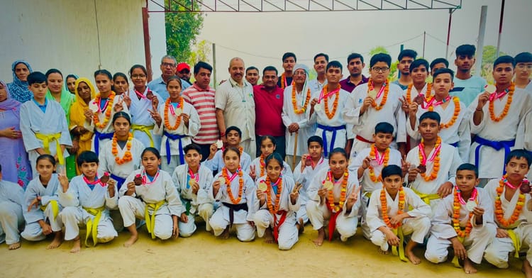 Organizing An Award Ceremony - Charkhi Dadri News - Charkhi Dadri News ...