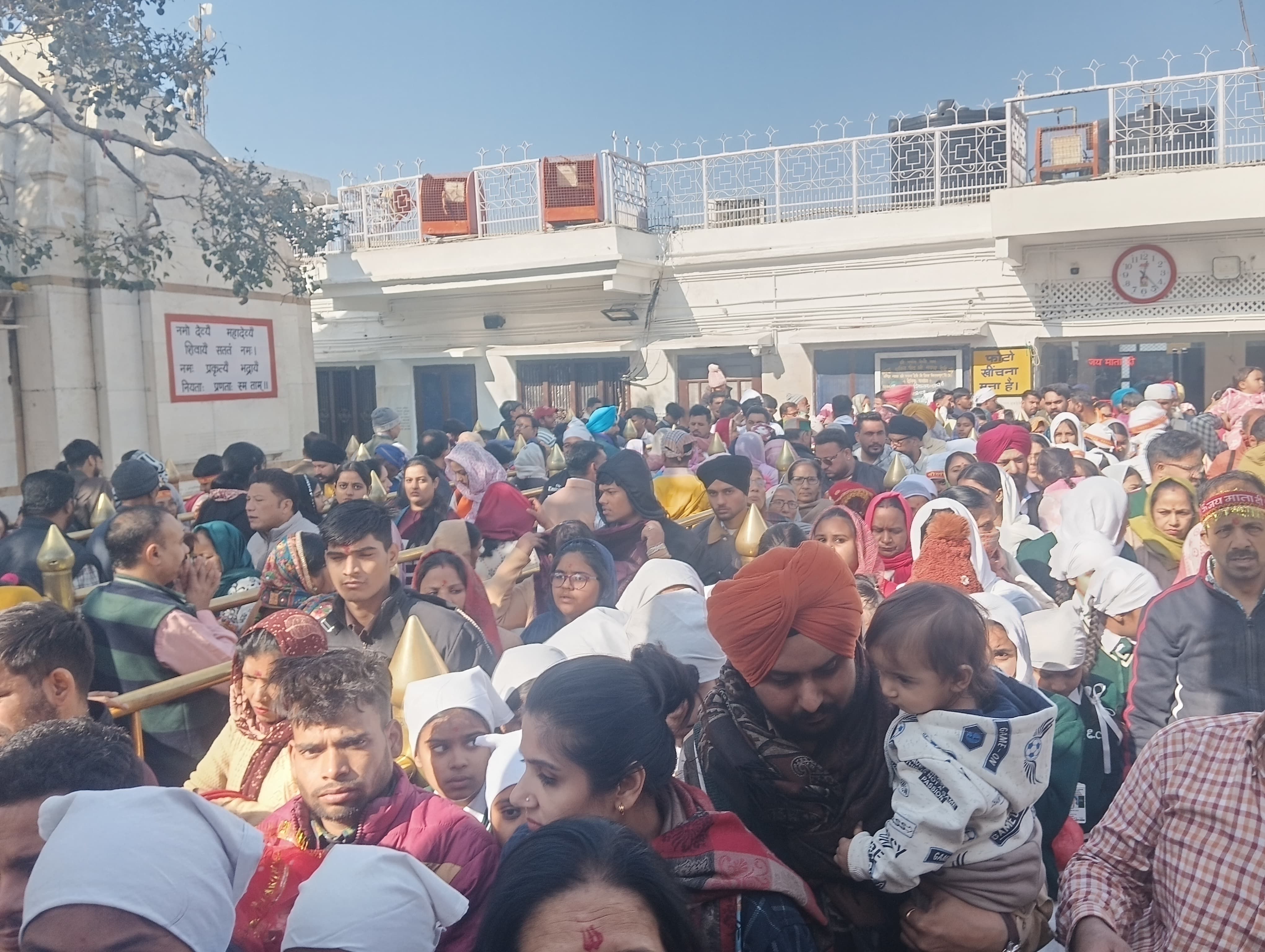 Clouds Covered Shri Nayana Devi Ji, Light Drizzle Occurred - Bilaspur News - Bilaspur News:श्री ...