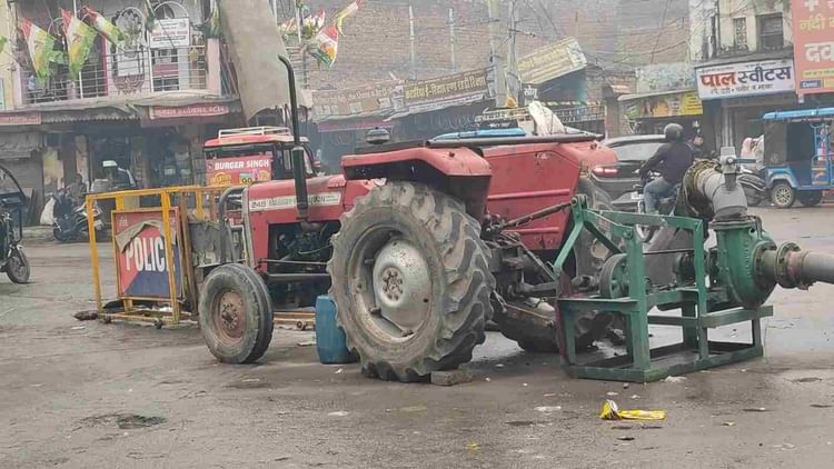 Public Health Department Accused Of Blocking The Road By Installing ...