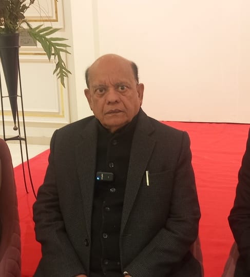 Case Registered Against Fake Signature Of Comedian Surendra Sharma ...