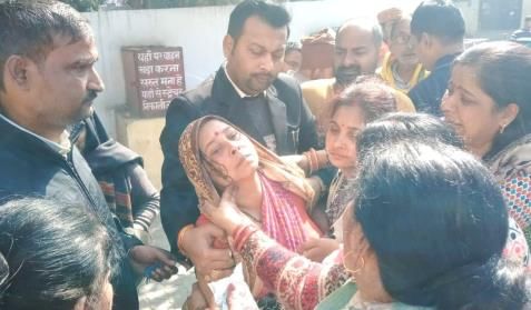 Priest Riding A Bike Died After Being Hit By A Tractor - Unnao News - Unnao News:ट्रैक्टर की ...