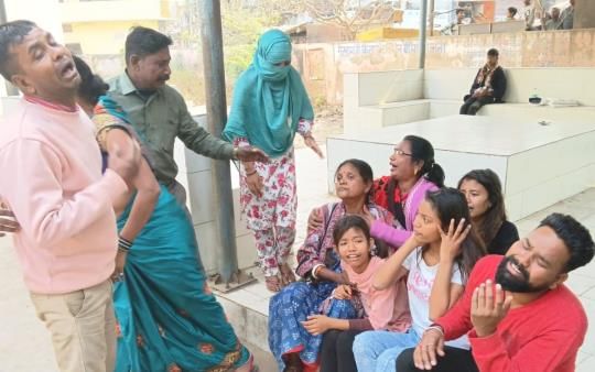 Death Of Sanitation Worker Under Suspicious Circumstances, Murder Allegation, Uproar - Unnao ...