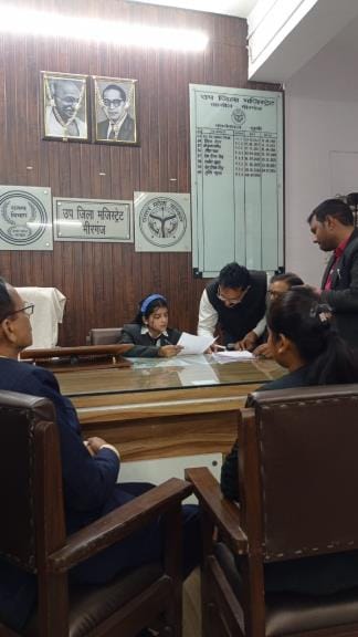 Simra Khan Became Sdm For A Day, Listened To Problems - Bareilly News ...