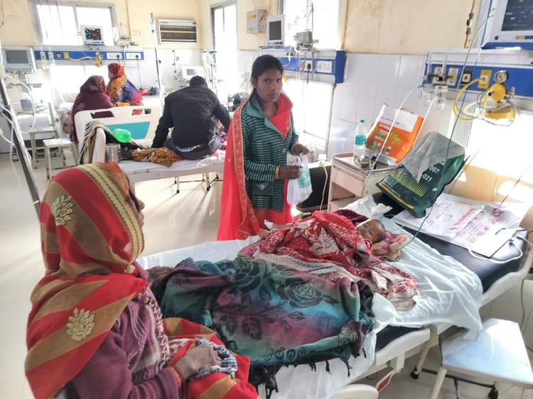 Weather Affected, Two Children Each Had To Be Admitted On One Bed In Picu - Bahraich News ...