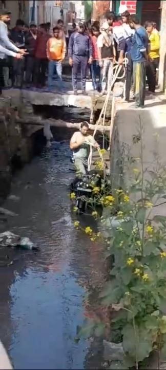 Youth Riding Bullet Fell In Joshian Drain - Firozabad News - Firozabad ...