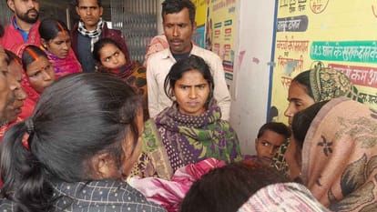 Bettiah Bihar News Parents Absconded Throwing Newborn Baby On Roadside ...