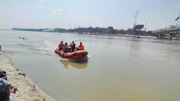 Sdrf Searched Ganga For 10 Km, No Trace Of Brothers - Farrukhabad News - Farrukhabad News ...