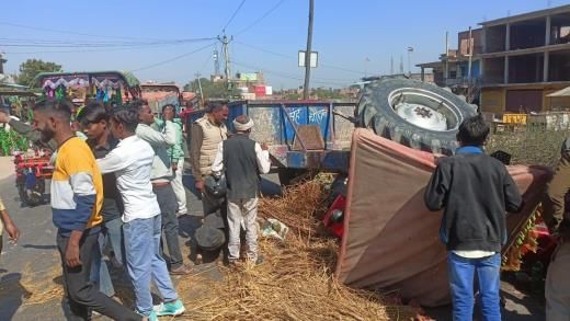 Tractor-trolley Carrying 40 Devotees Overturned, 20 Injured - Unnao News - Unnao News:40 ...