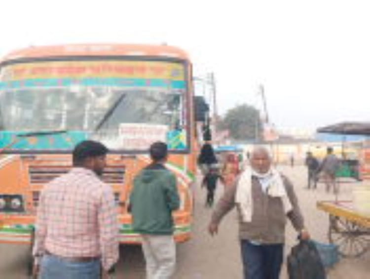 6 More Buses Sent From Bewar To Mahakumbh - Agra News - Agra News:बेवर ...