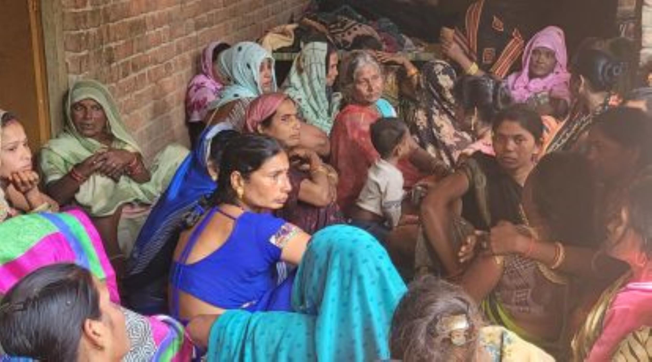 Five Funeral Pyres Were Lit Amidst Grief And Tears - Lucknow News ...