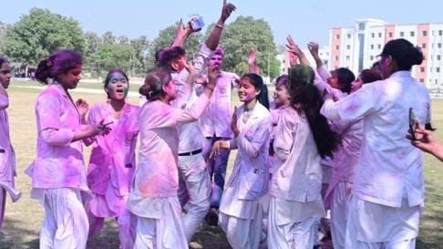 Gulal Will Fly On Holi, There Will Be Fun Everywhere - Gonda News ...