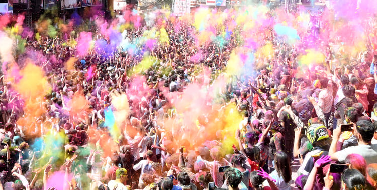 Holi Fever In Mandi, Colors Showered On Seri Stage - Mandi News - Mandi ...