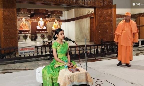 Nine Year Old Aryama Completed Saptashati Paath In 2:05 Hours - Lucknow ...