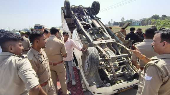 The Car Of People Going To Haridwar For Immersion Of Ashes Overturned ...