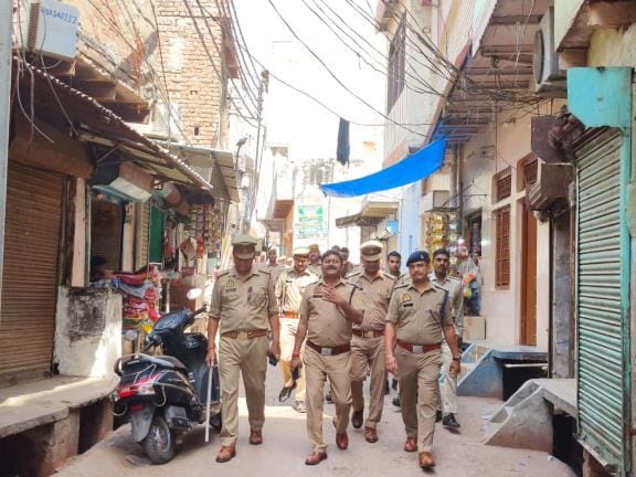 Friday Prayers Were Held Amid Tight Security - Mathura News - Mathura ...