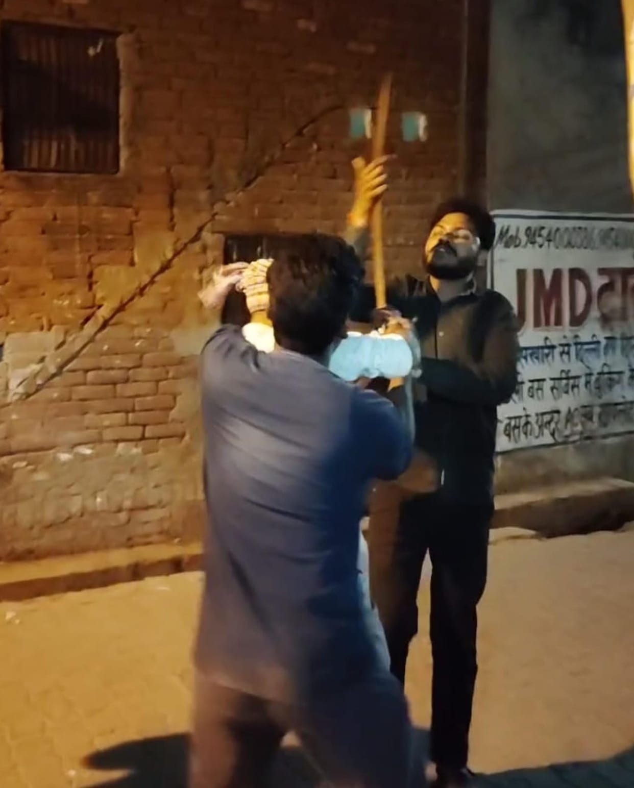 The Young Man Waved A Sword, The Video Went Viral, A Case Was Filed ...