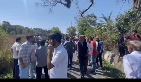 Protest Against The Purchase Of Land In Darang, Angry People Took Out A ...