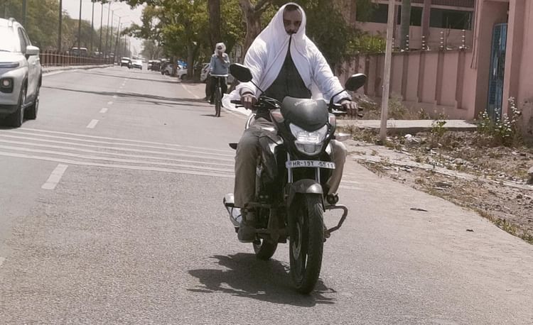 The Maximum Temperature Increased By One Degree, The Minimum ...