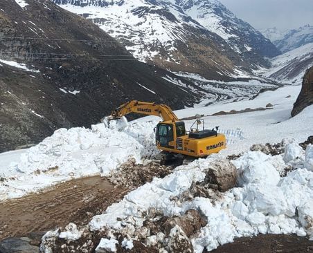 Spiti Residents Angry Over Delay In Restoration Of Gramphoo-losar Road ...