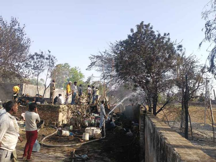 Fire Breaks Out In Scrap Warehouse Due To Broken Electrical Wire, Loss ...