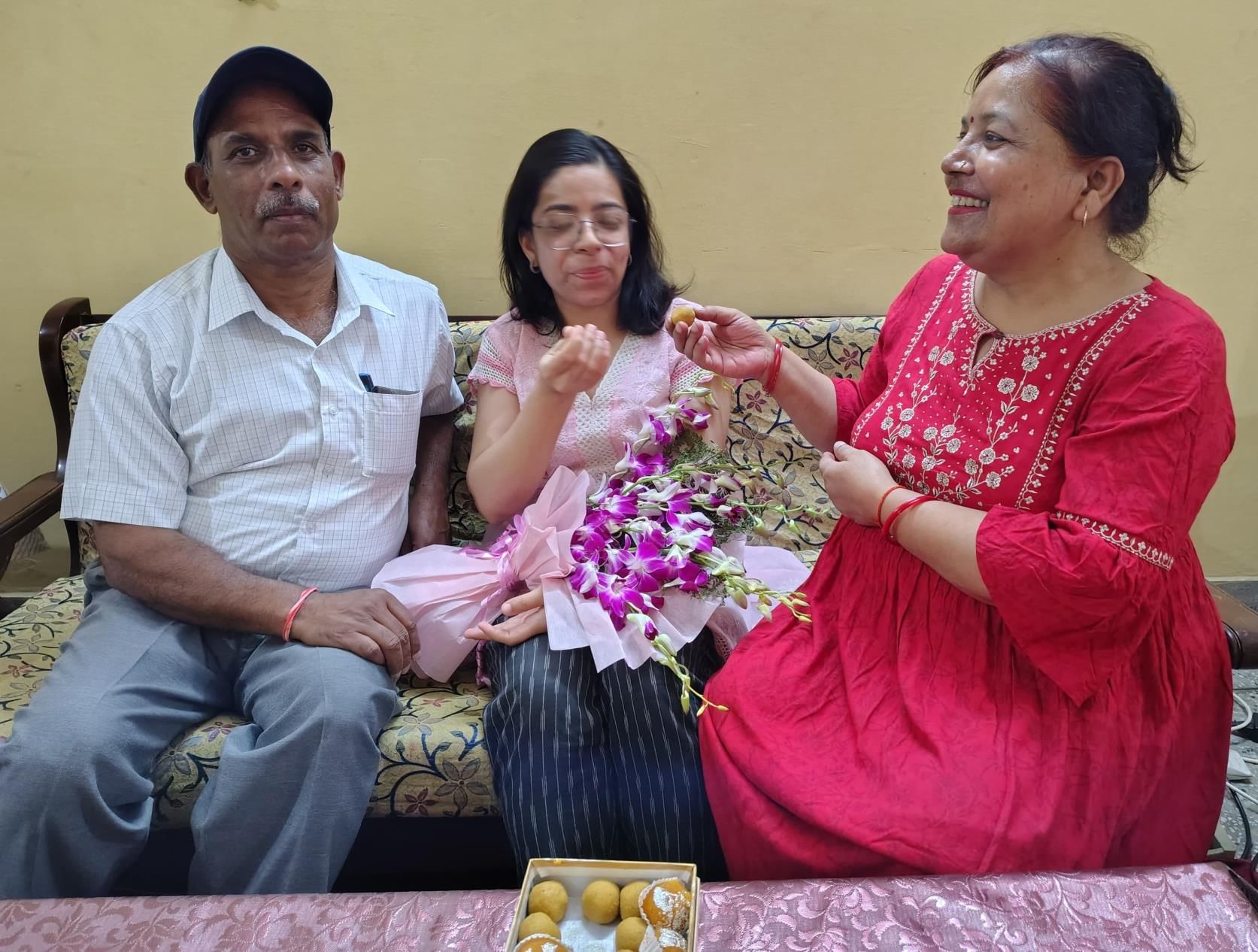 Devanshi Saxena Of Kaimganj Became Ias, Got 124th Rank In Upsc - Farrukhabad News - Farrukhabad ...