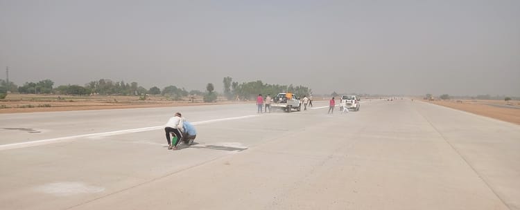 Markings Placed On The Runway For Landing Fighter Aircraft ...