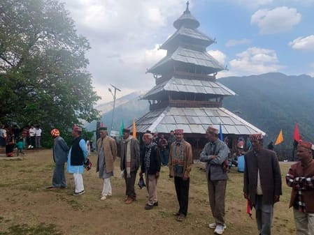 Devotees Flocked To Have Darshan Of The Deity Manu Rishi - Kullu News ...