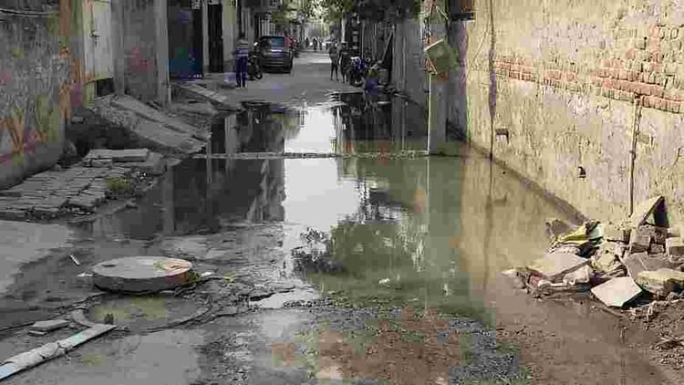The Problem Of Sewer Overflow Has Been There In Dev Nagar Colony For ...