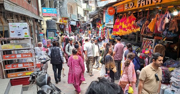 Even In The Era Of Online Shopping, Thousands Of People Shop In Rampur ...
