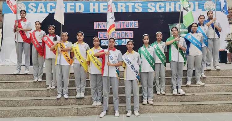 Student Himanshi Kaushik Was Chosen As The Head Girl - Bulandshahar ...