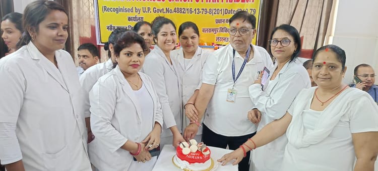 International Nursing Day Celebrated By Cutting Cake - Gonda News ...