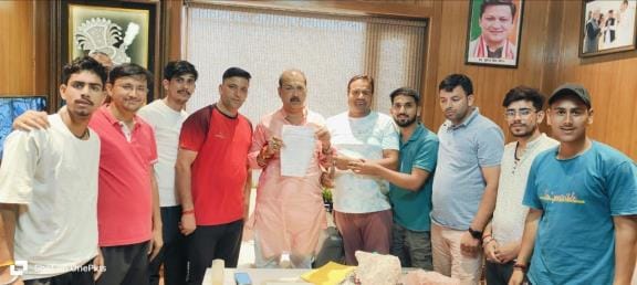 People Face The Problems. - Almora News - Almora News:जल संकट ने इतना मजबूर कर दिया लोग हो गए ...