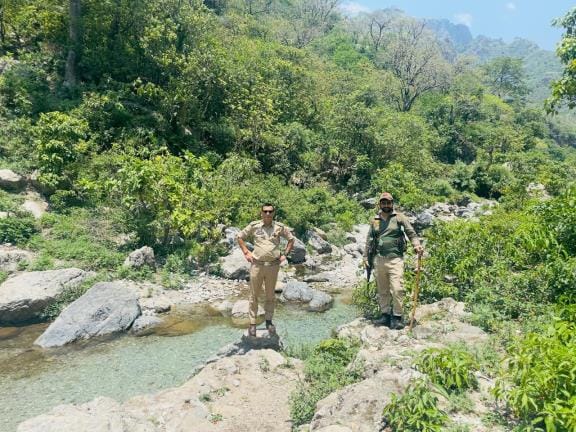 Sho Visit Bharakh Drain - Jammu News - भारख नाले पर शराब पी तो होगी ...