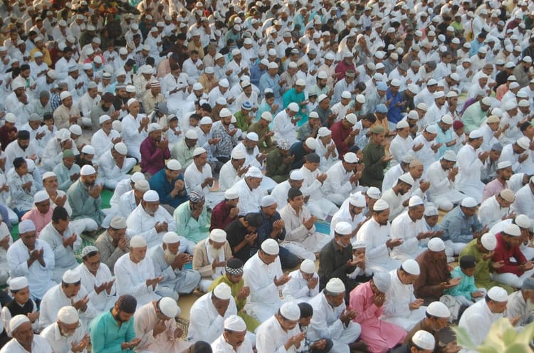Hands Raised In Prayer For Peace, Hugged And Congratulated - Deoria ...