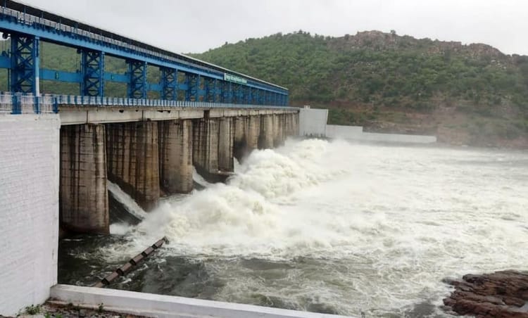 45,600 Cusecs Of Water Released From Lahchura Dam - Mahoba News ...