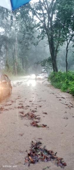 Kumaon-garhwal's Life Line Mohan-marchula Road Remained Closed For One Hour - Almora News ...