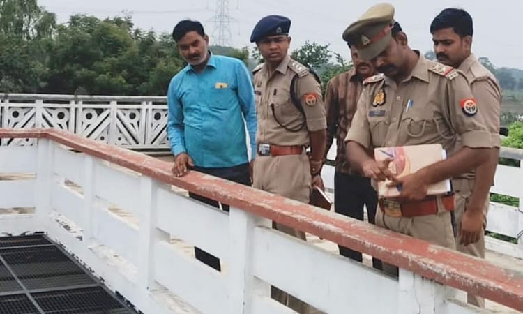 31 Lakh Stolen From Former District Panchayat Member's House - Fatehpur ...