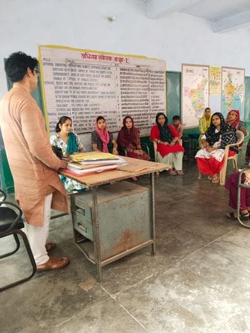Sharda Devi Came First In The Matka Race Competition - Mahendragarh ...