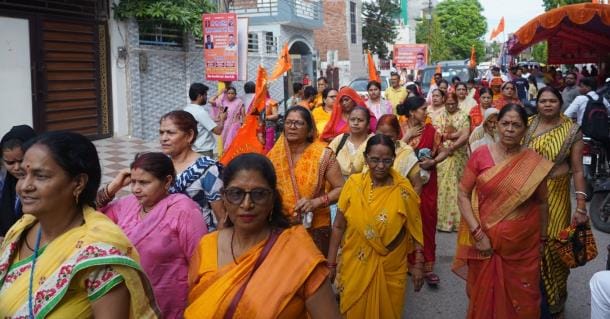 Devotees Danced In The Procession Of Baba Neeb Karori - Lucknow News ...
