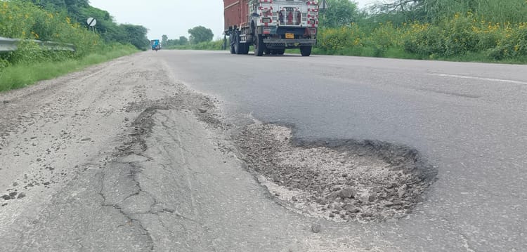 Pits On Nh 334 B - Charkhi Dadri News - Charkhi Dadri News:एनएच 334-बी ...